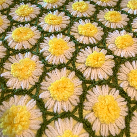 Bedding | Vintage Crocheted Daisy Afghan Handmade 7s | Poshmark